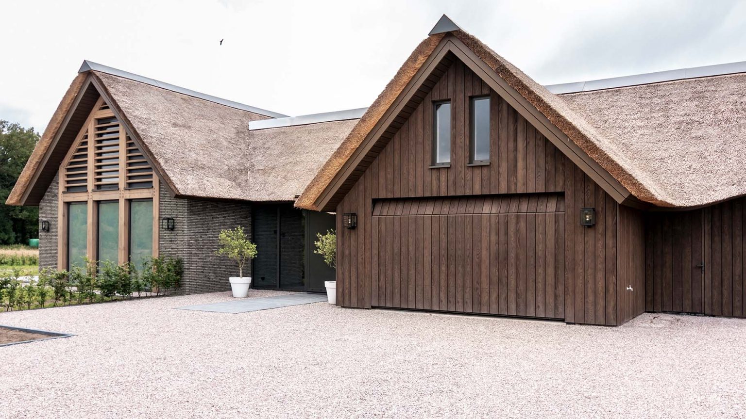 Project: Garagedeur van Millboard | Different Doors