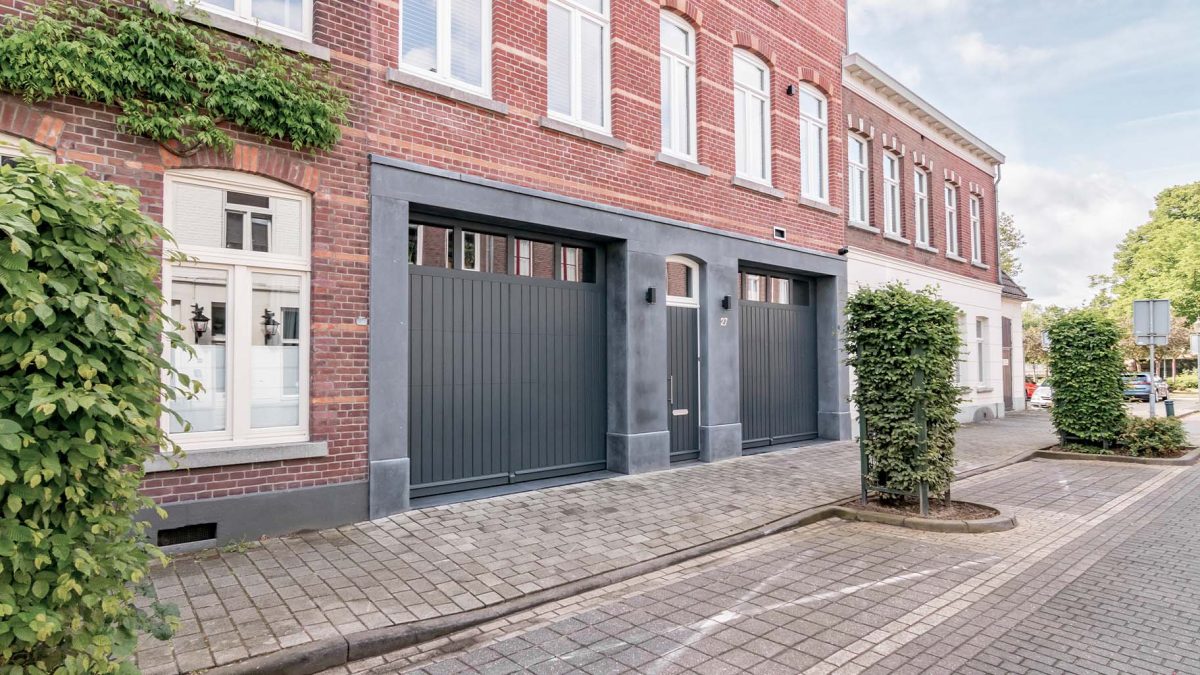 Project: Klassieke houten garagedeuren | Different Doors